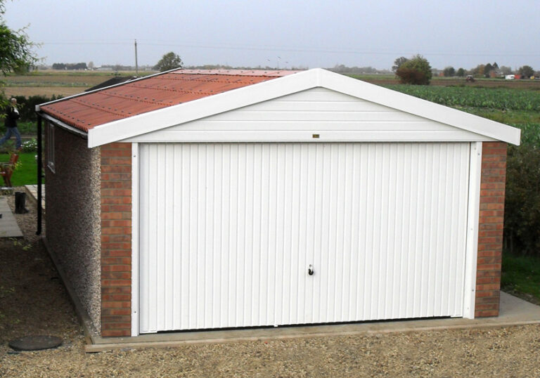 Apex or Pent? Which Roof Is Right For Your Garage - Lidget Compton